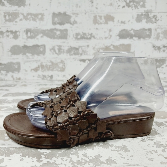 Ali Macgraw | Shoes | Ali Macgraw Wren Brown Leather Slip On Platform ...